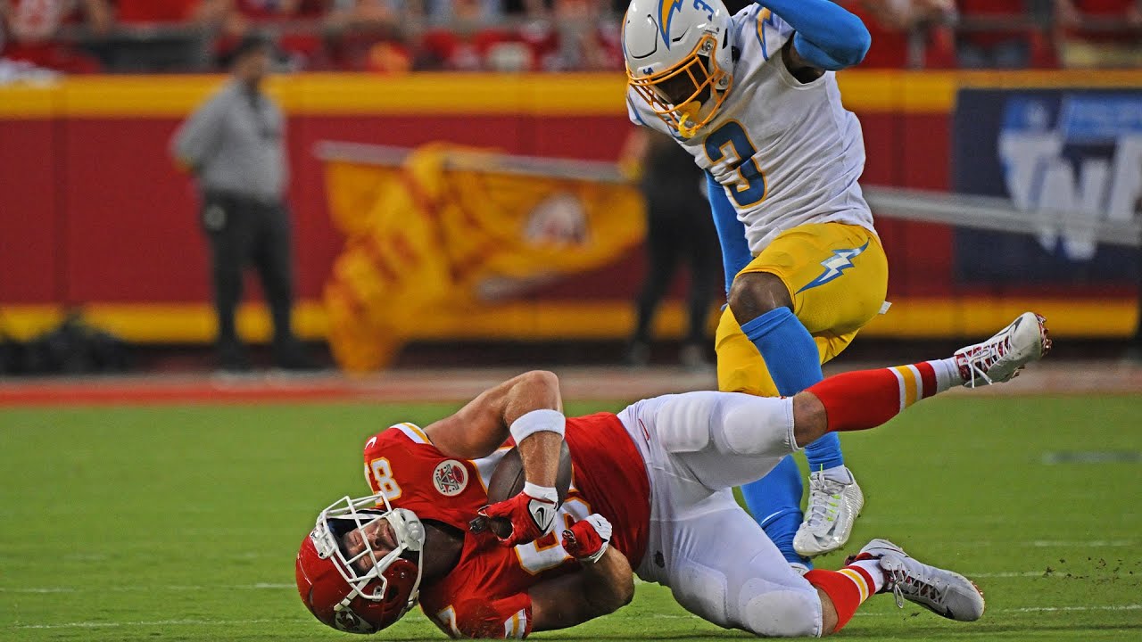 Mic’d Up: Derwin Slams Kelce vs Chiefs | LA Chargers - YouTube