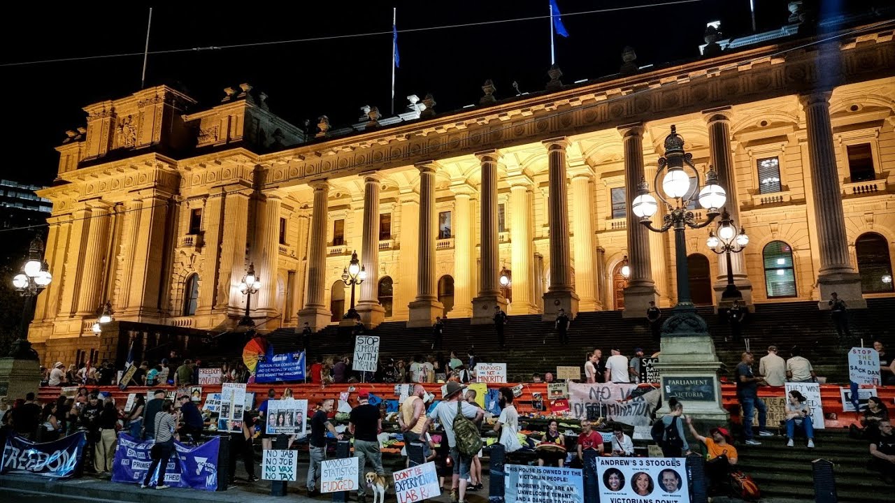Overnight at the steps of Treason House - YouTube