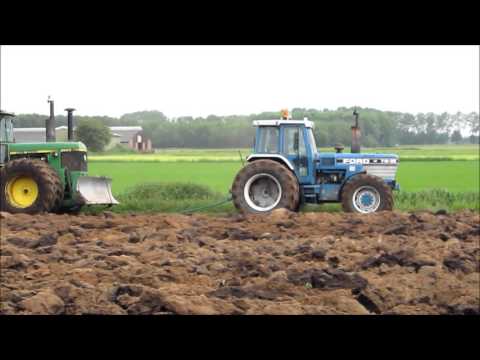 Diepploegen met groot materiaal met loonbedrijf vd Meulen (2013)