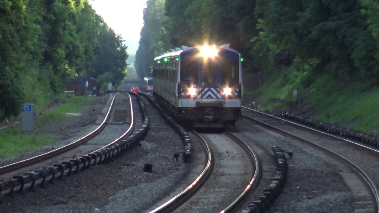 (4K) Metro North Early Morning Rush at Crestwood (Read Desc) - YouTube