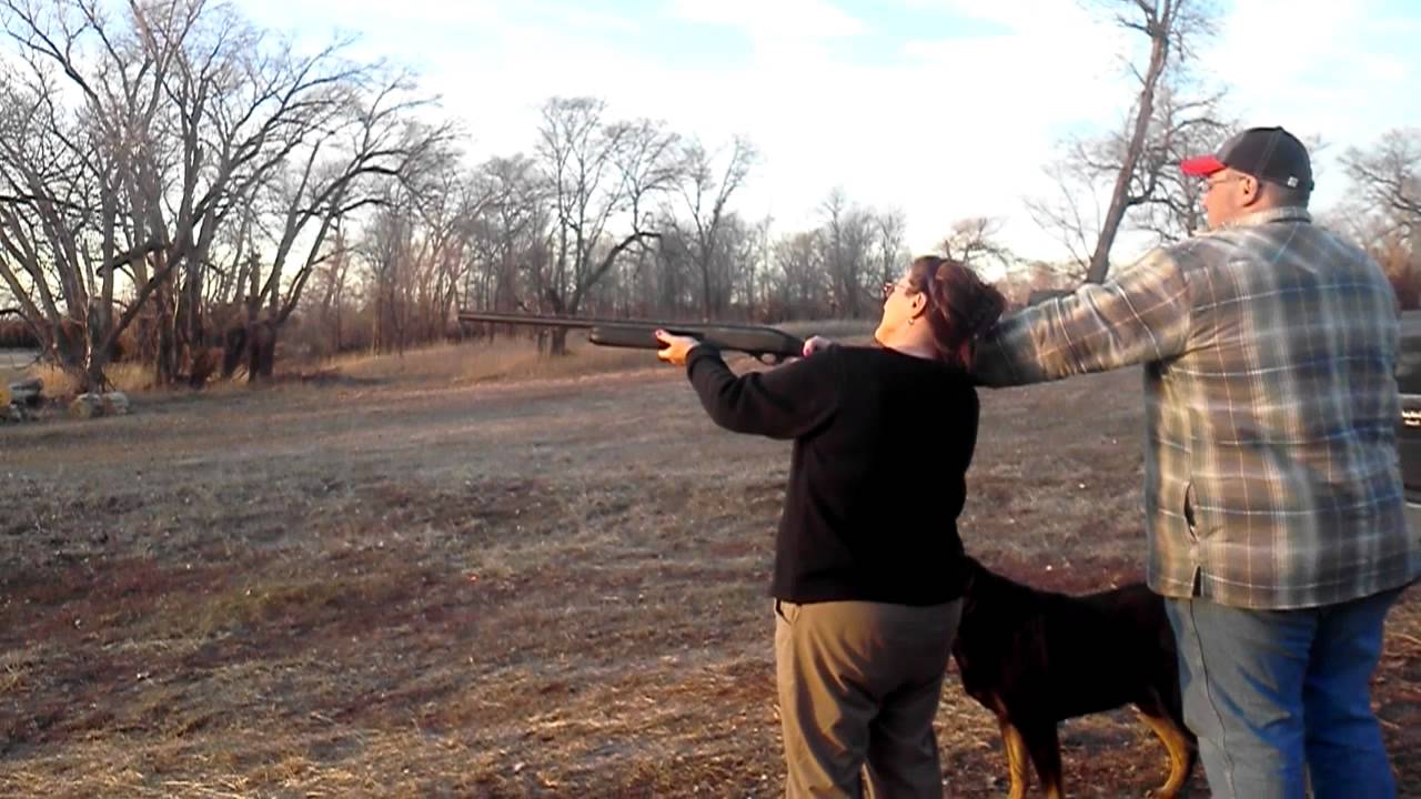 Mom shooting shotgun - YouTube