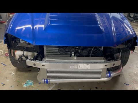 Painting radiator support on the R34!! Z-tune fenders mounted + R34 GT ...