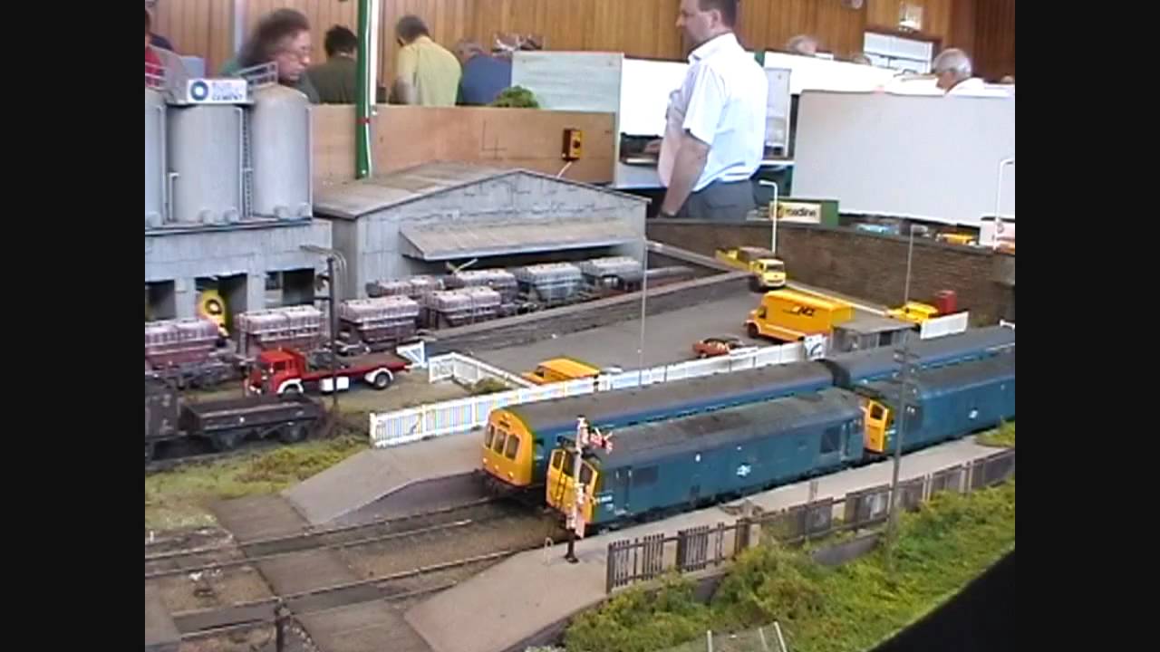 Easington Lane at Perth Green Model Rail Show. Jarrow 2009 - YouTube