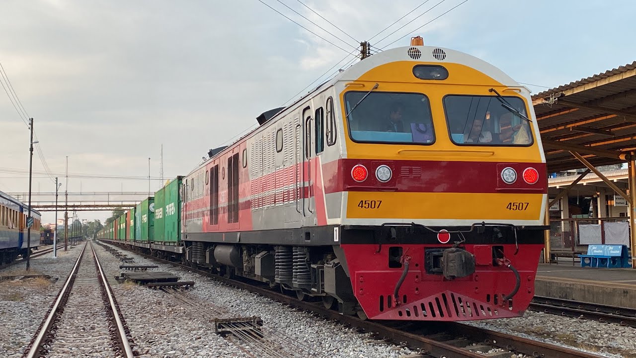 ขบวน 789 D.4523 เปลี่ยนดีเซลเป็น D.4507 ที่สถานีรถไฟสุราษฎร์ธานี [13 ...