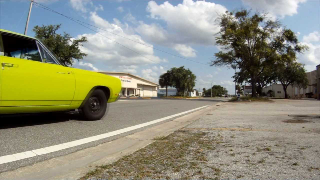 '69 Road Runner Smokey Launch with Wile E Coyote - YouTube