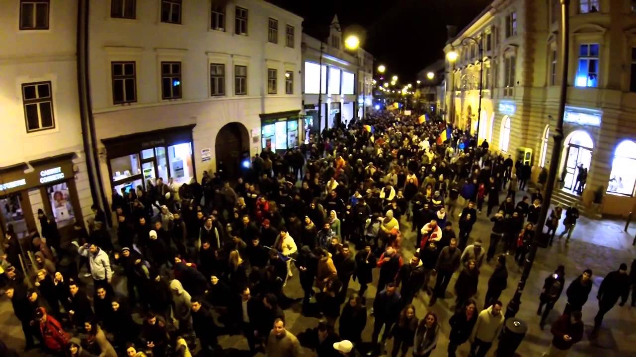 Mitingul celor din Sibiu dupa victoria lui Klaus Iohannis Presedintele ...