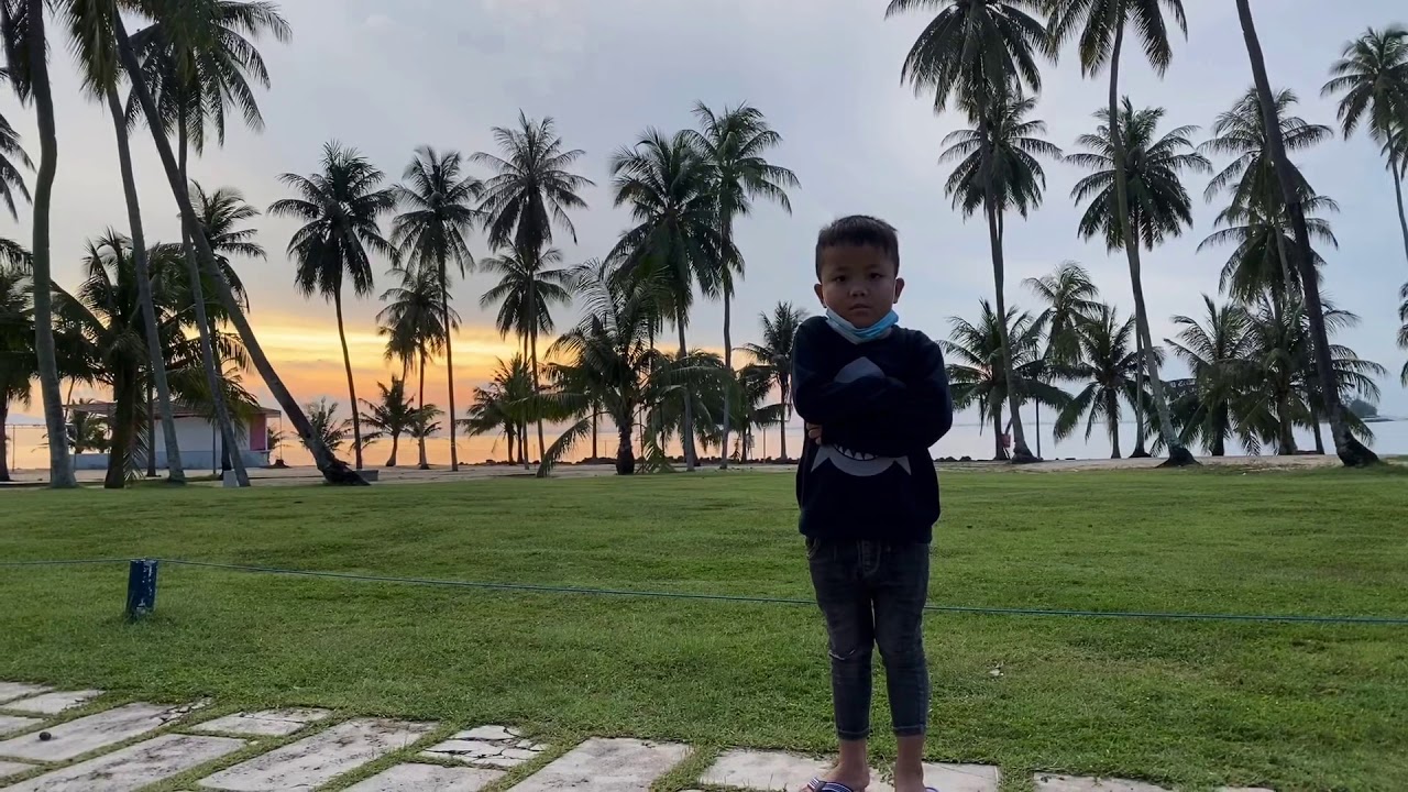 Palm Springs and Beach Resort, Nongsa Batam - YouTube