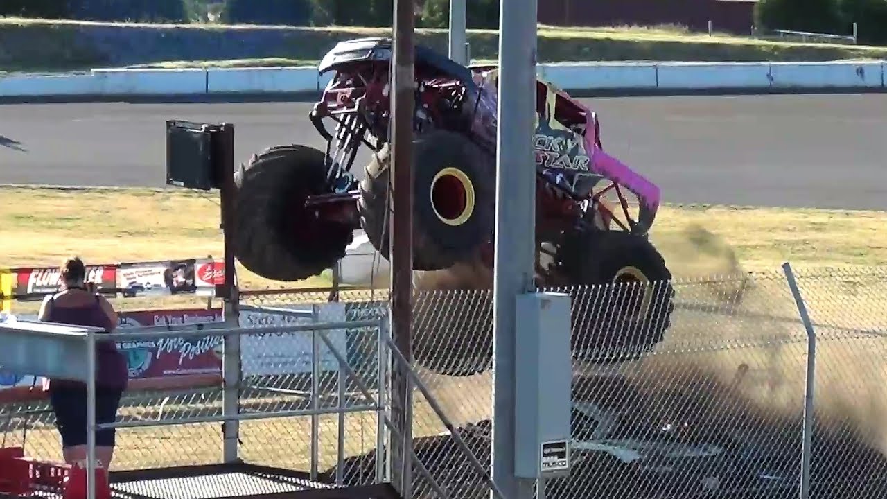 Malicious Monster Truck Tour-Best Trick 2017 - YouTube