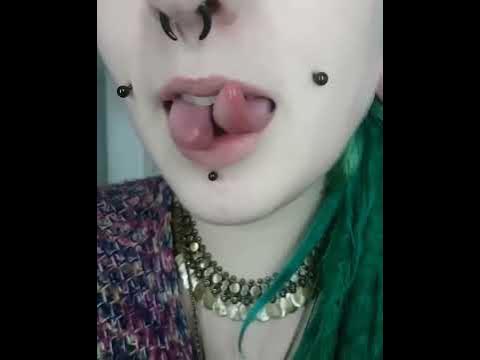 Tongue splitting - YouTube Tongue splitting - YouTube