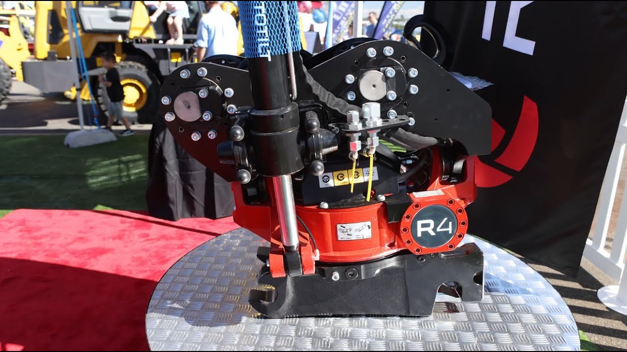 Norm Engineering | Rototilt R4 Tiltrotator - YouTube