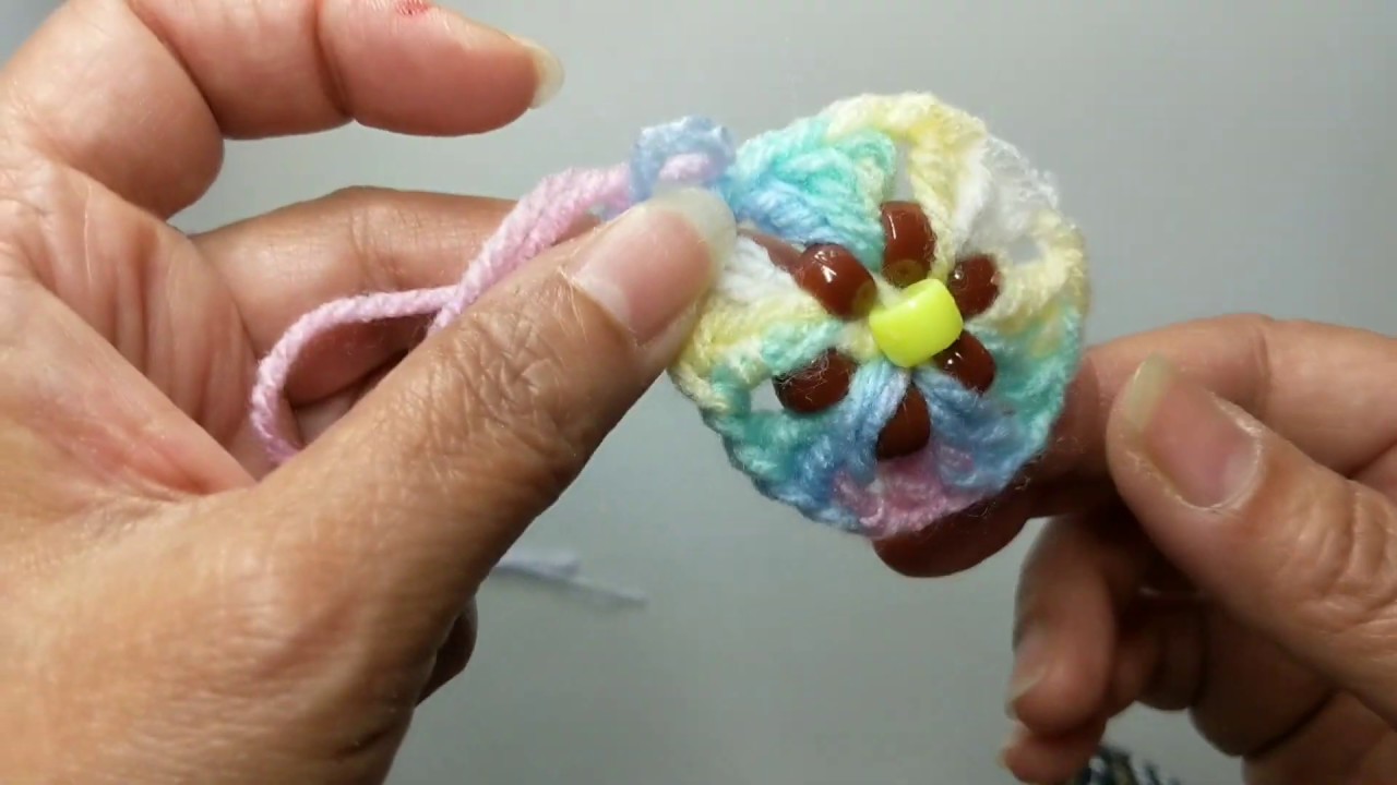 HOW TO ADD BEADS IN A CIRCLE - YouTube