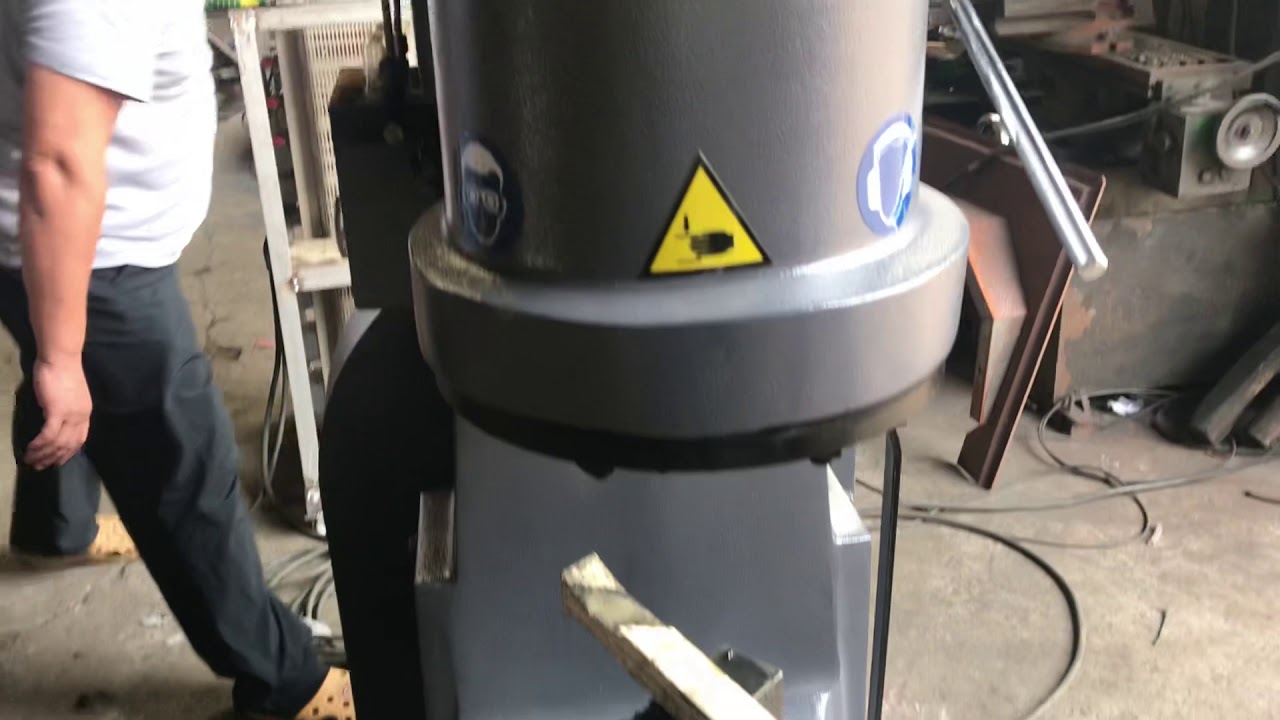 Forging hammer power hammer 40kg single phase - YouTube