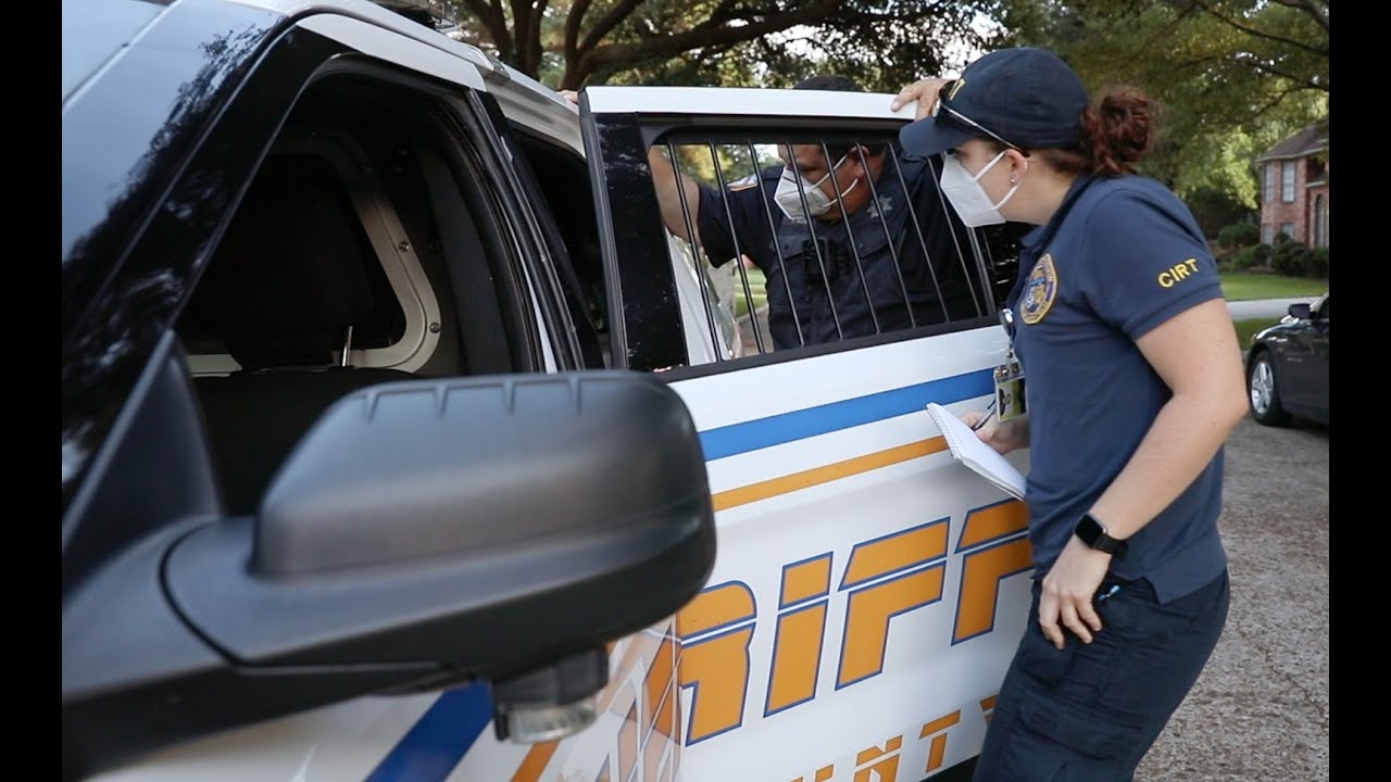 Ride along with HCSO’s Crisis Intervention Response Team - YouTube