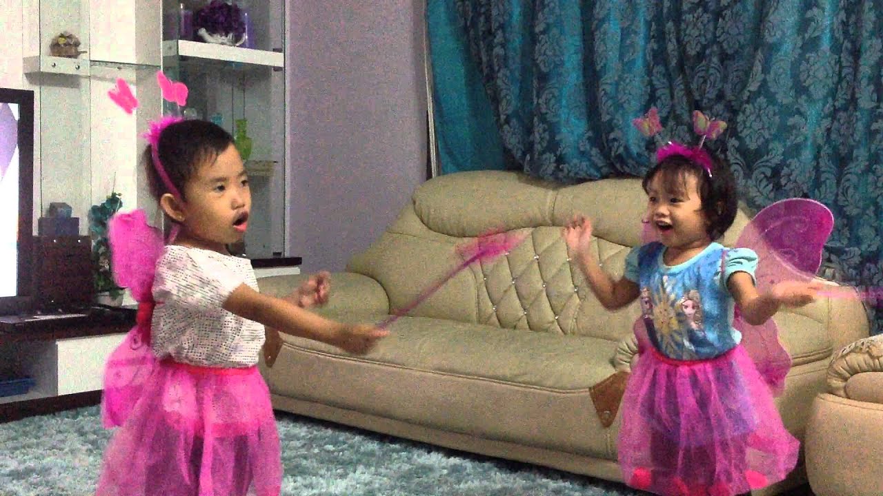 PITAS ~ Frozen Intan & Damia cucu kesayangan atuk & nenek - YouTube