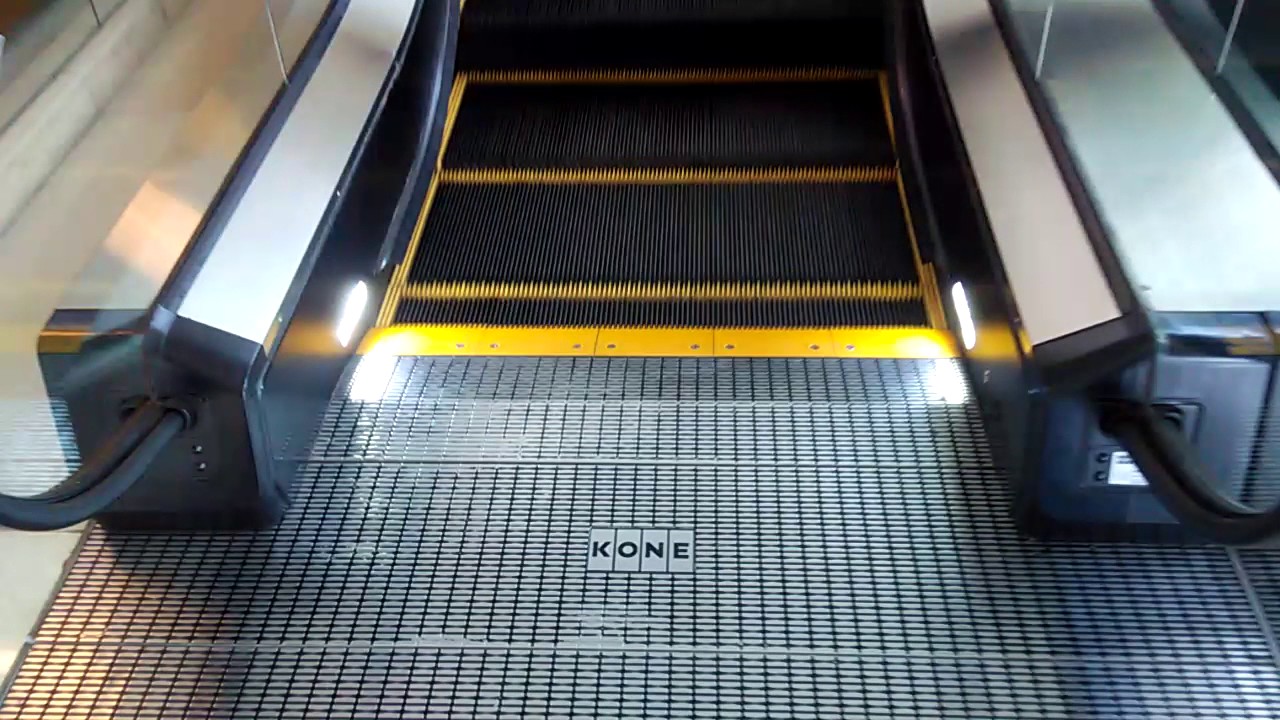 Kone Escalator at National Hospital Surabaya - YouTube