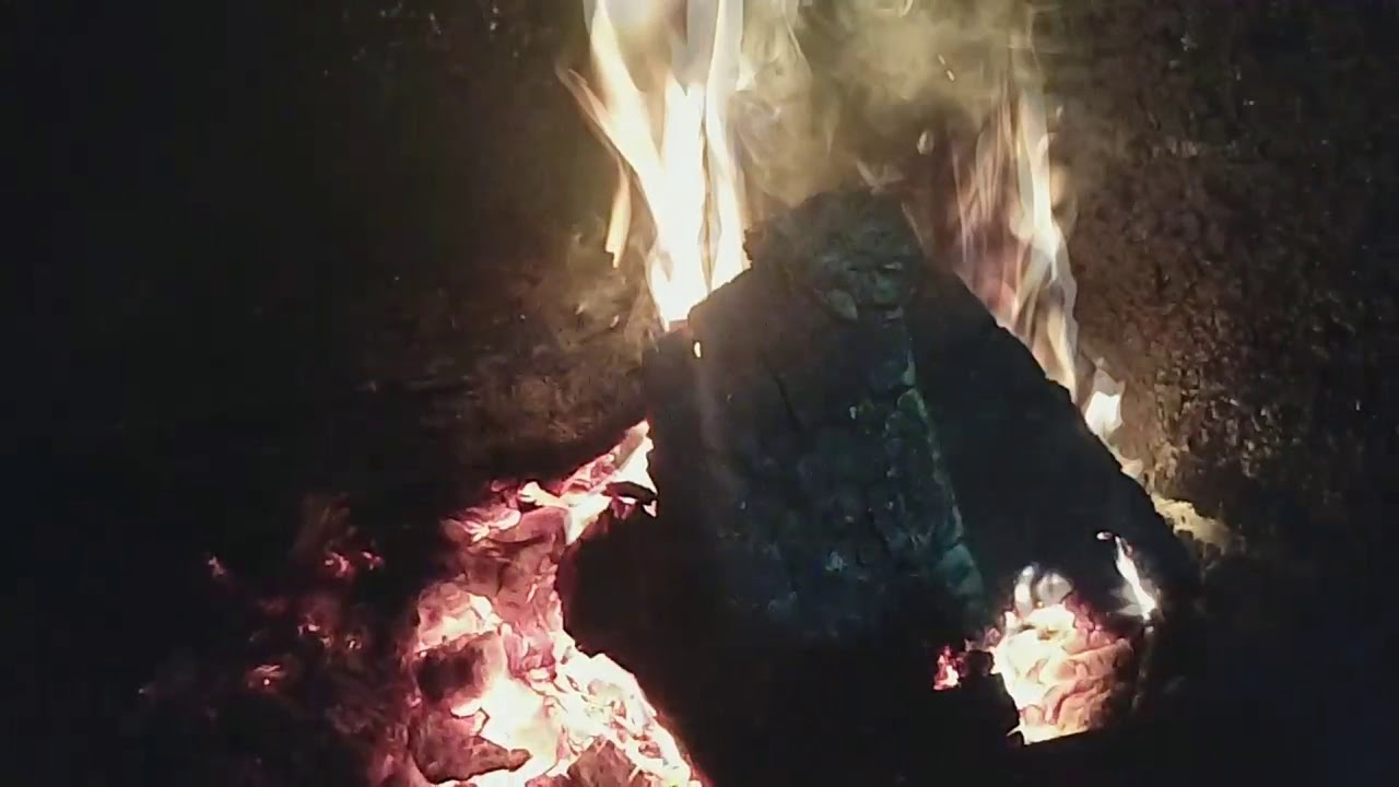 Carbune LIGNIT pentru centrale, sobe si seminee - YouTube