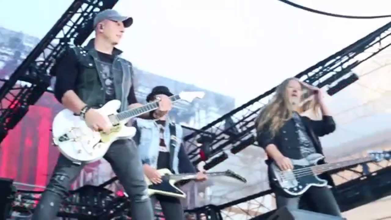 Koncert skupiny Kabát - YouTube