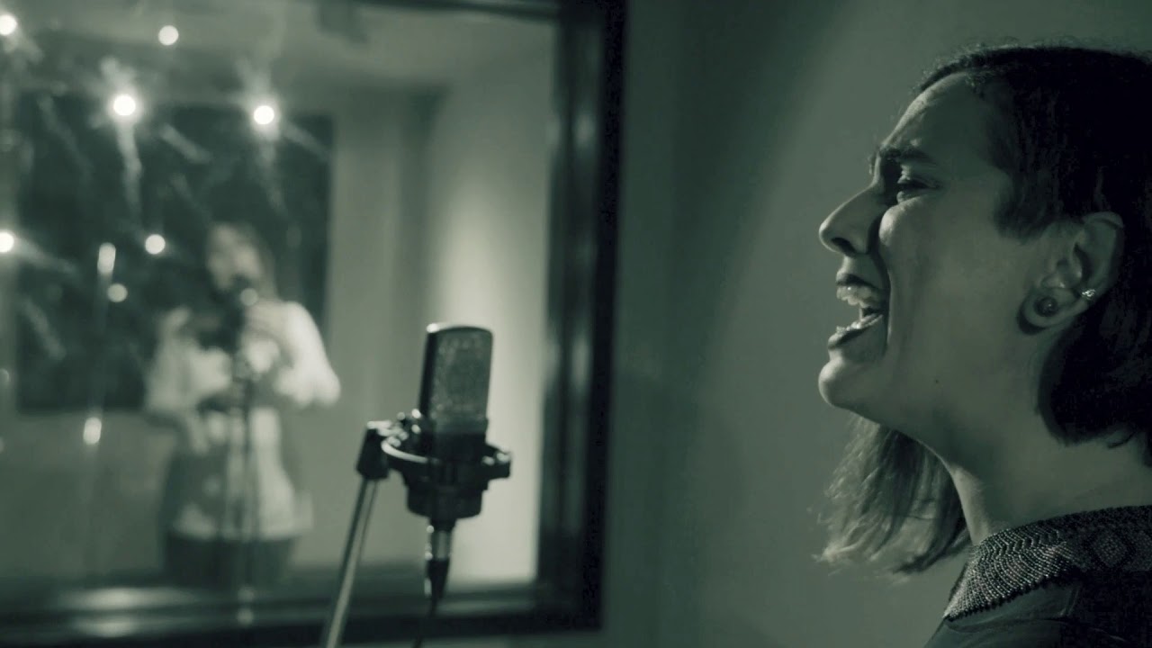 Liuba María Hevia y Marta Gómez - Mírame - CD DÚOS - YouTube Music