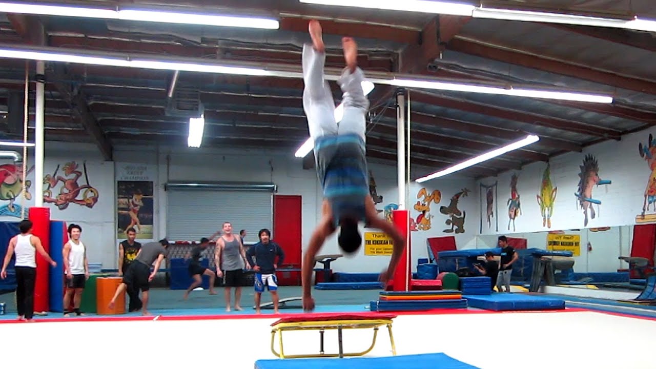 FACE VLOGGING 3: How to be a NINJA - YouTube