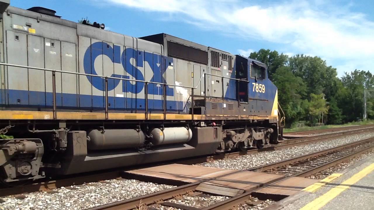 CSX Q226-02 with 7859 Leader in St Denis - YouTube