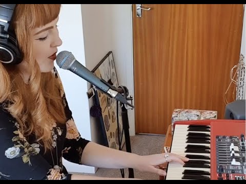 Josie Charlwood - Deflections (Live Lockdown Loops Episode 4) - YouTube
