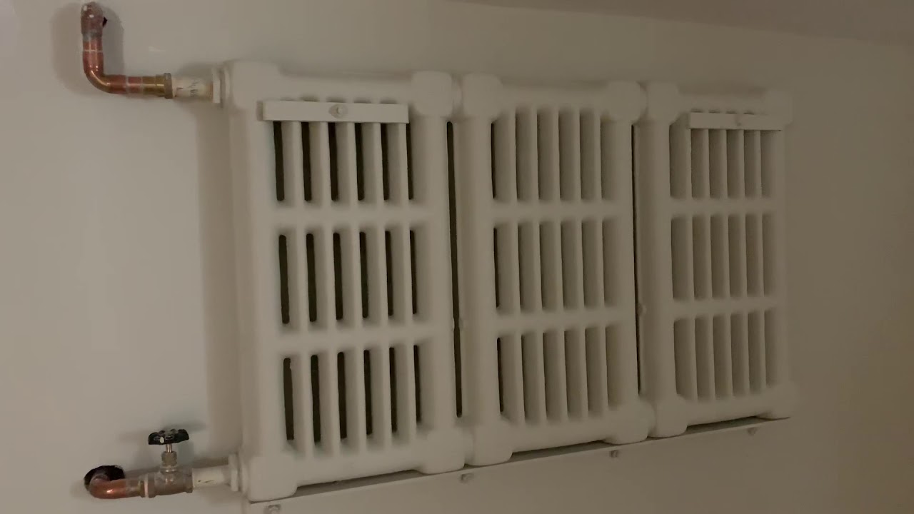 Radiator rattle from Grundfos UPS15-58FC - YouTube