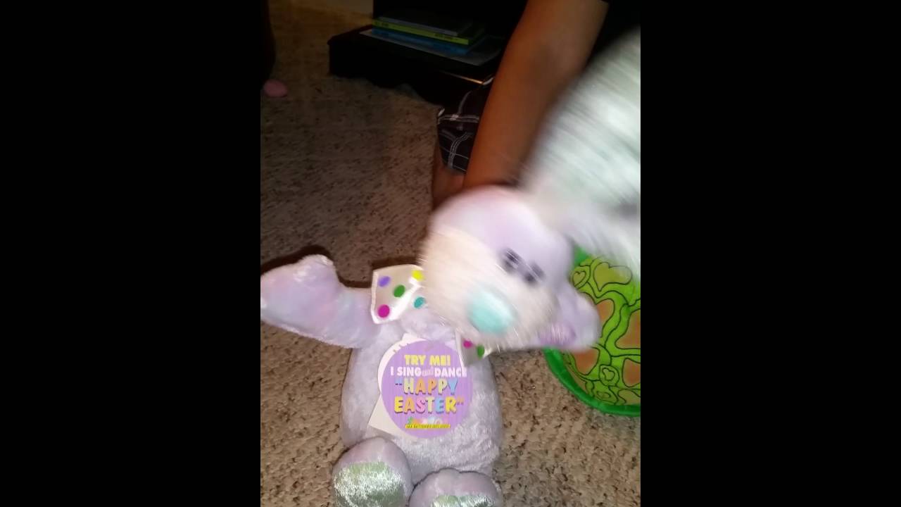 DanDee dancing easter bunny - YouTube