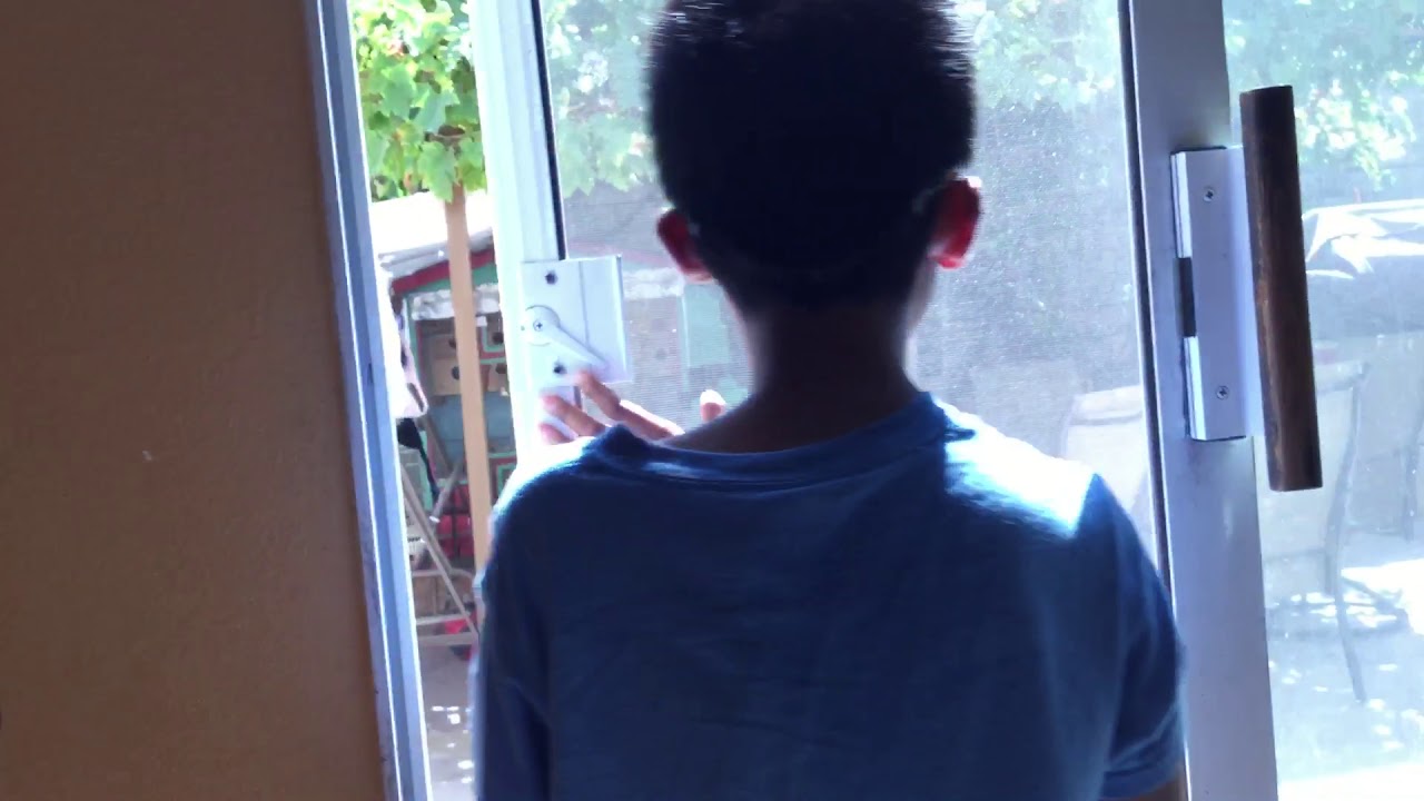 How to the euro step layup. Tutorial. - YouTube