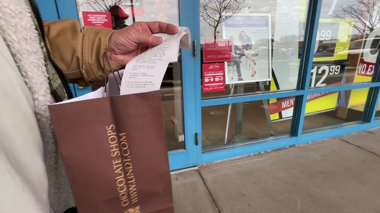 NYC LIFE 2020 | CHRISTMAS EVE SHOPPING TANGER MALL--CALVERTON LONG ...