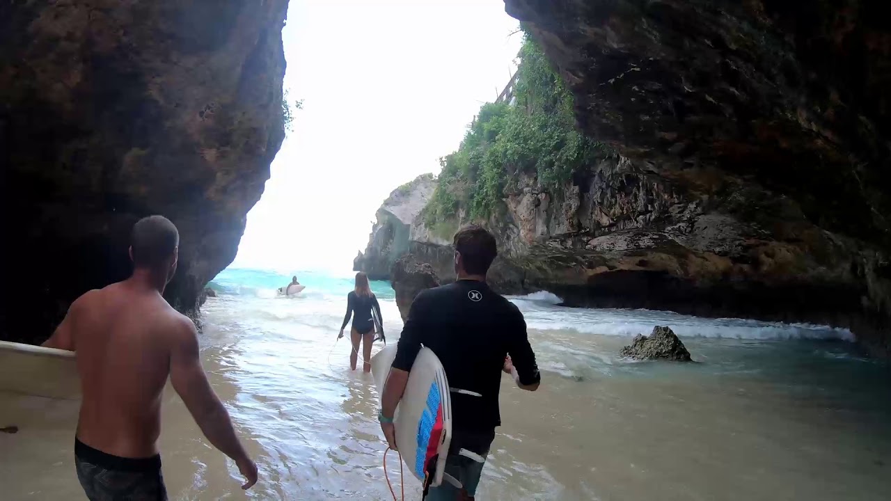 ULUWATU Suluban Beach - YouTube