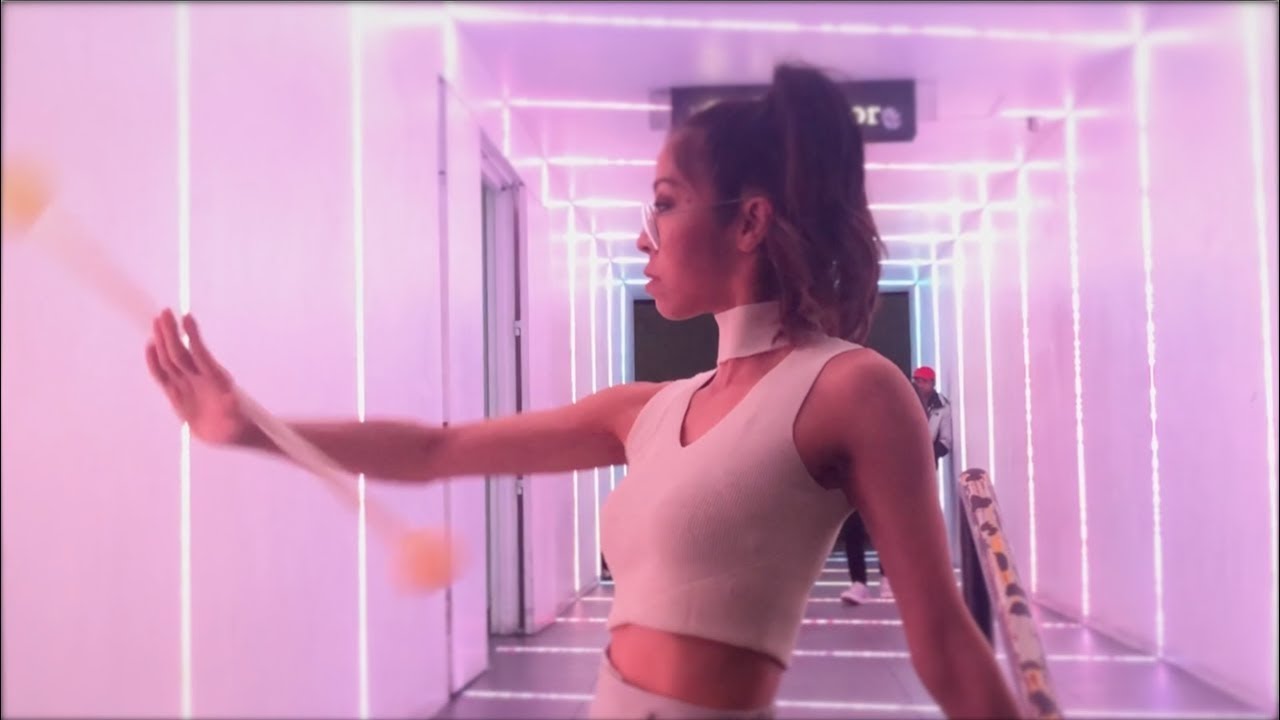 LED Baton Twirling "Fantasy" by Maki Saruwatari - YouTube