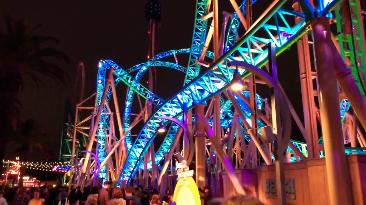 Hangtime Knotts Berry Farm at night with lights on - YouTube