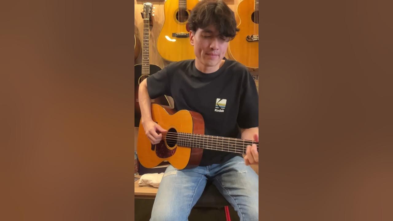 Martin oo-18v 2005 - YouTube