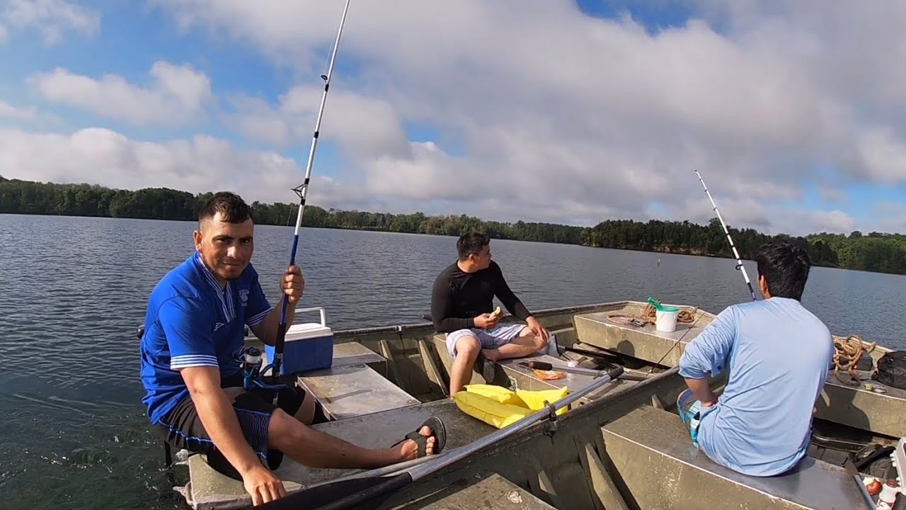 Primer pesca en bote - YouTube