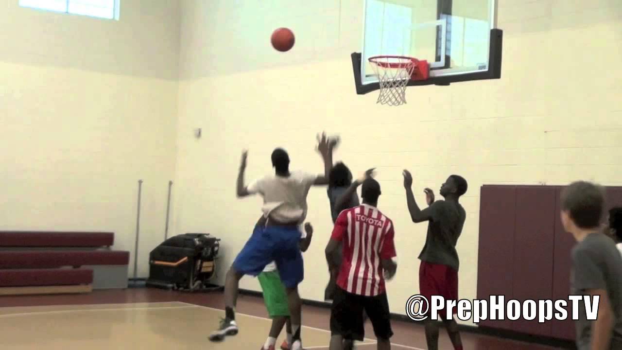 Devonte Bandoo 2015 Mt Clemens High School with a dunk - YouTube