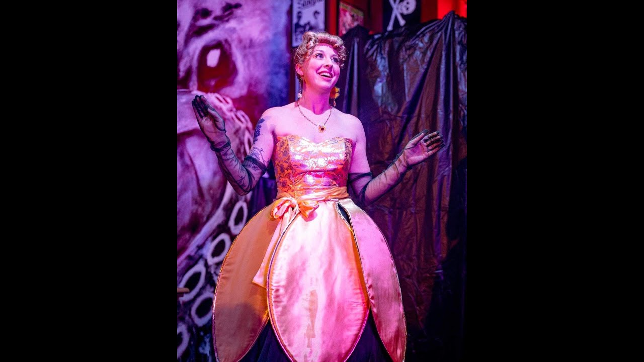 "Flowers Flowers!" Mary Macabre Burlesque Performance - YouTube