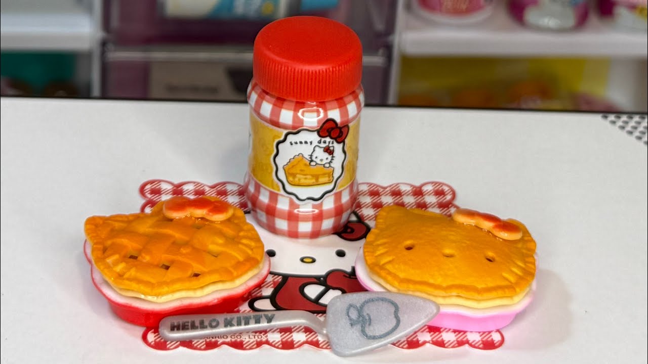 New Miniverse X Hello Kitty Putting Together! (Apple Pies) - YouTube