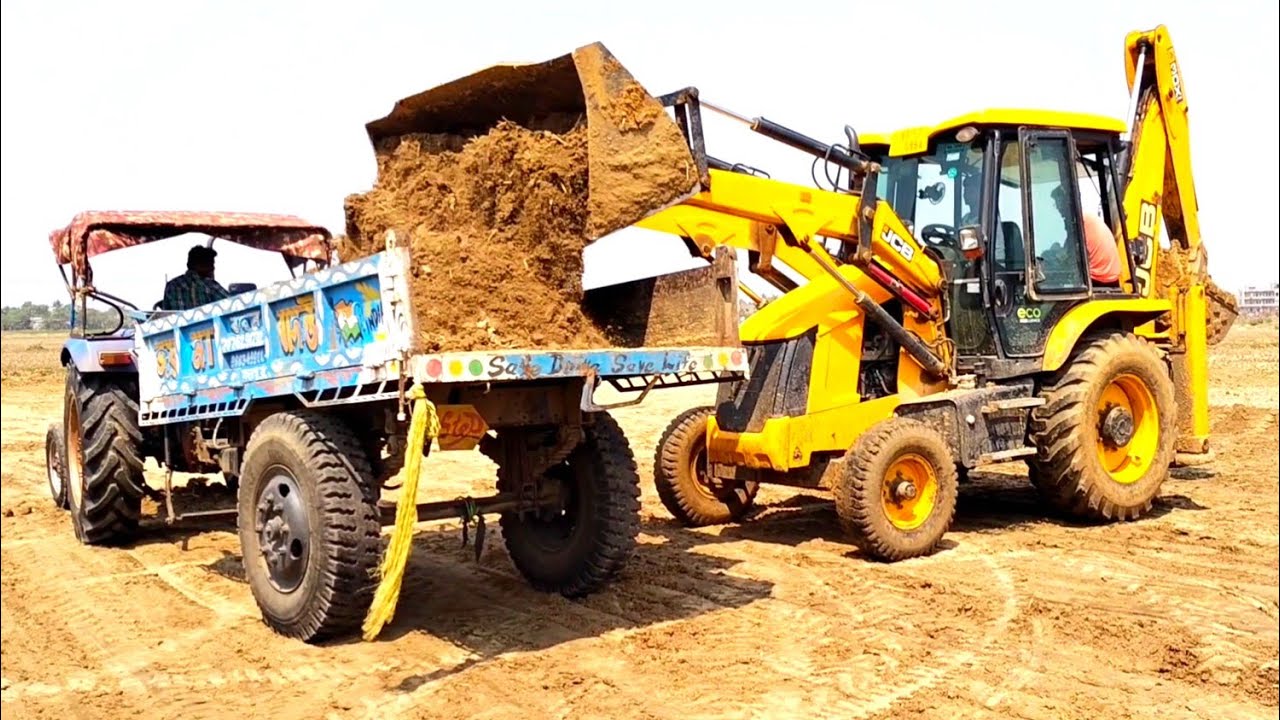 New Jcb 3dx Xtra Machine Loading Red Mud In Old Two Sonalika Tractor ...