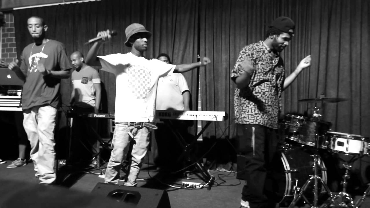 Lil Champ FWAY performs 'Spaced Out' live - YouTube