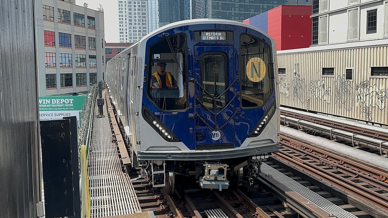 Astoria Ditmars Bound OO1 R211A N Test Train arriving and leaving 39th ...