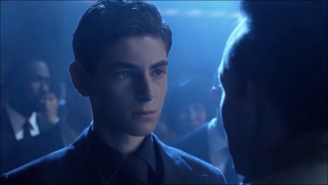 Gotham season 4 Opening (Smallville Style) - YouTube