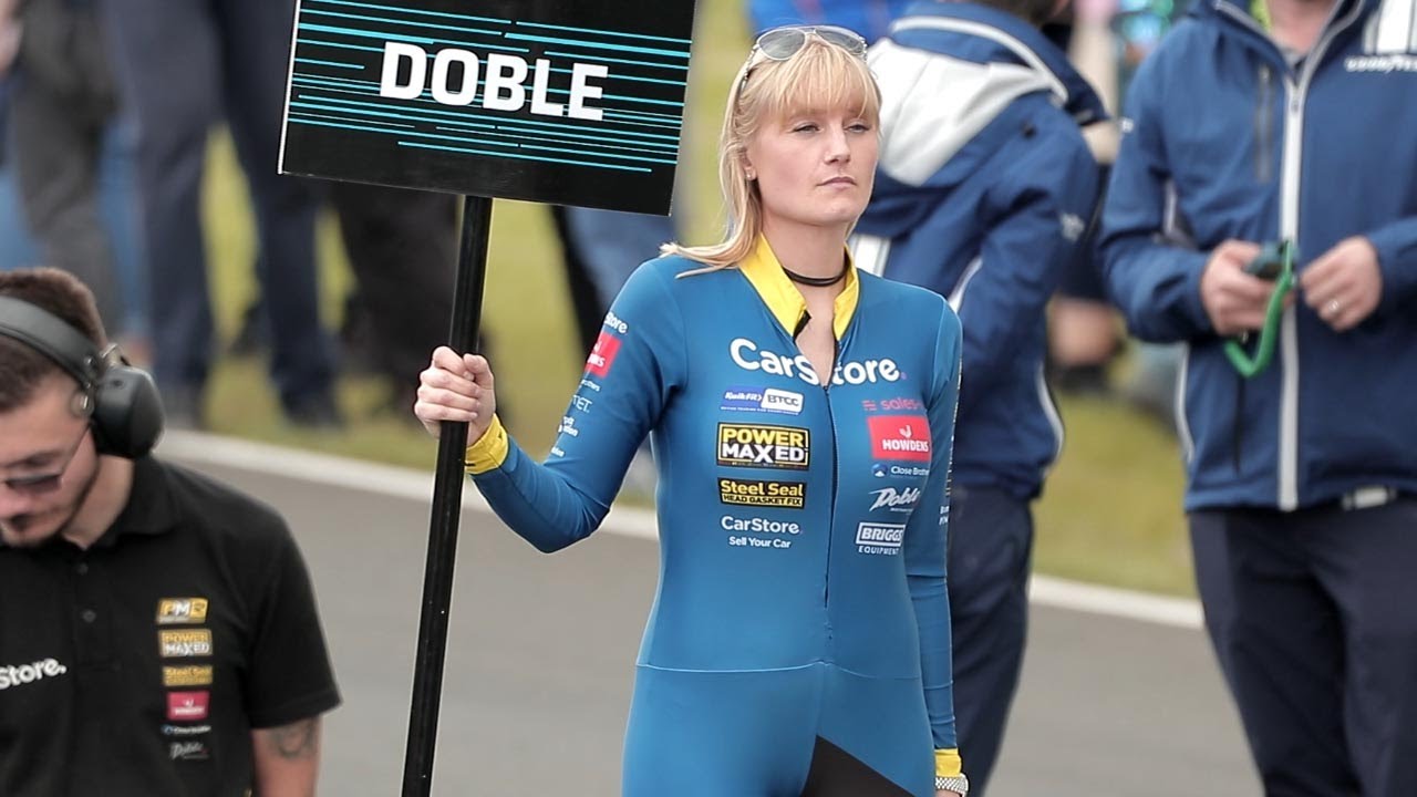 BTCC Grid Girl at knockhill 2023 - YouTube