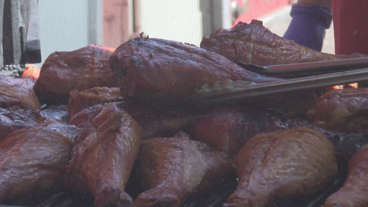 Fair vendor forced to throw out 12 cases of turkey legs - YouTube