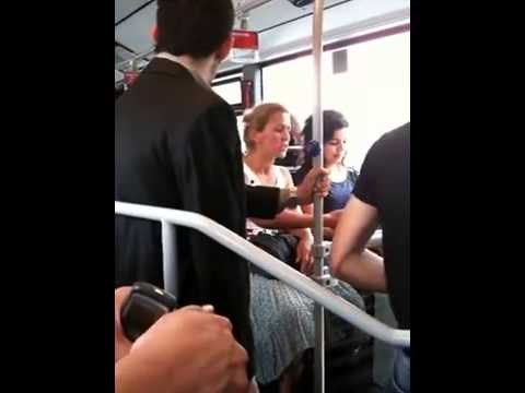 Metrobuste yanina erkek oturtmayan kadin