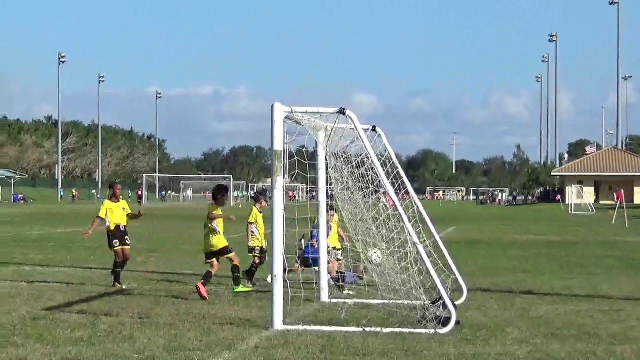 WPU u9 Victoria vs Valencia 1st half - YouTube