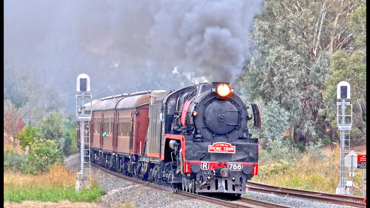 Broad Gauge Steam Engine R766 now on the Standard Gauge! Albury Picnic ...