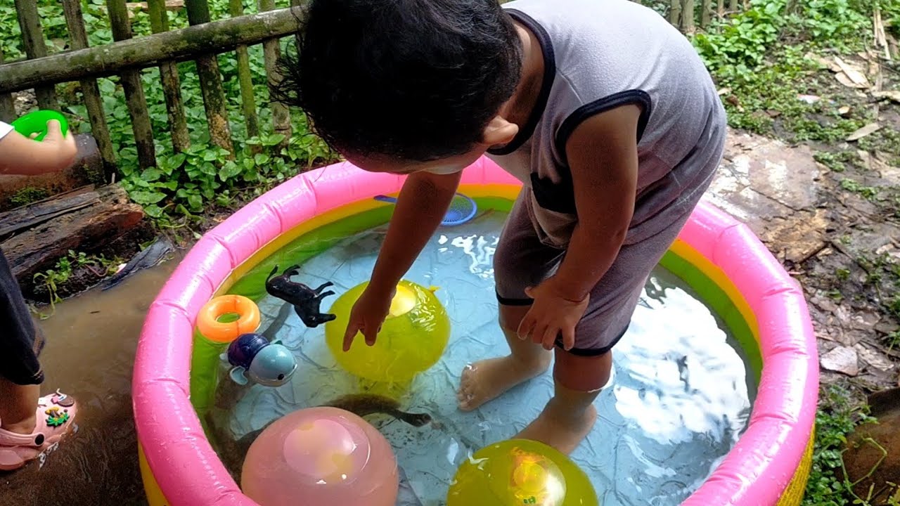 Anak Lucu Meletuskan Balon Air Berhadiah,Balon Meletus,Balon Air,Yupi ...