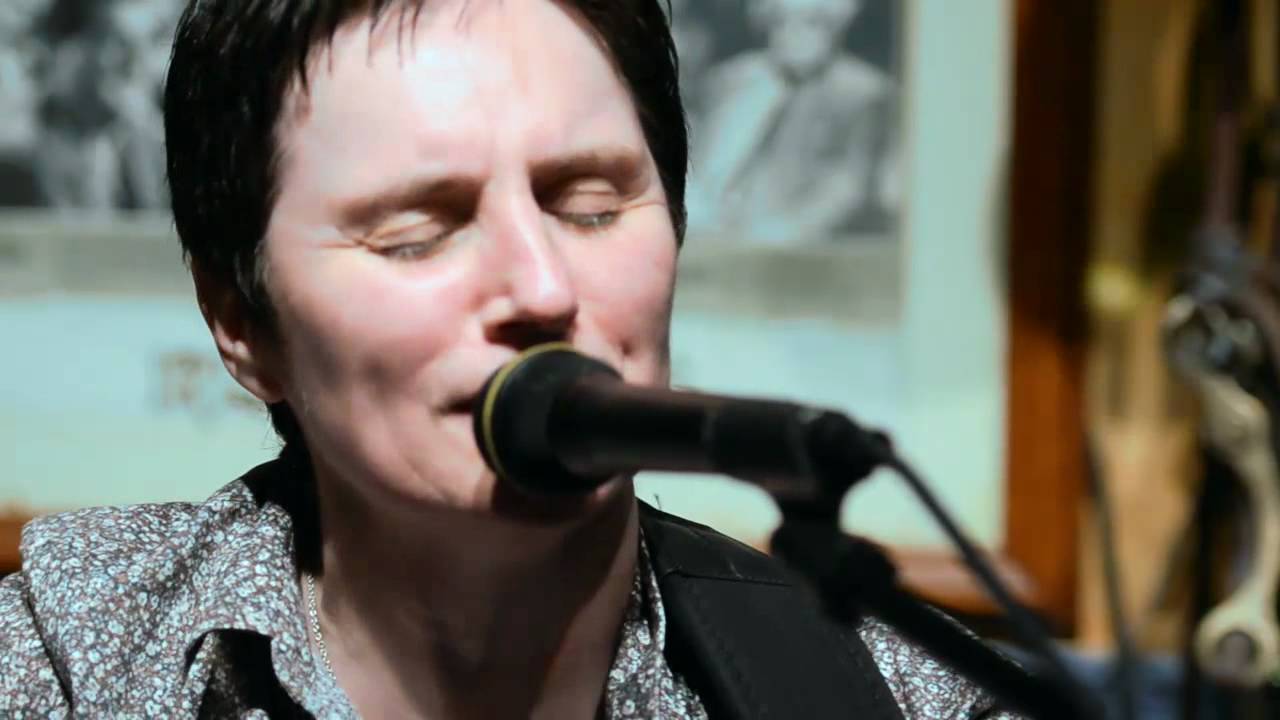 Mary Courtney performing live - YouTube