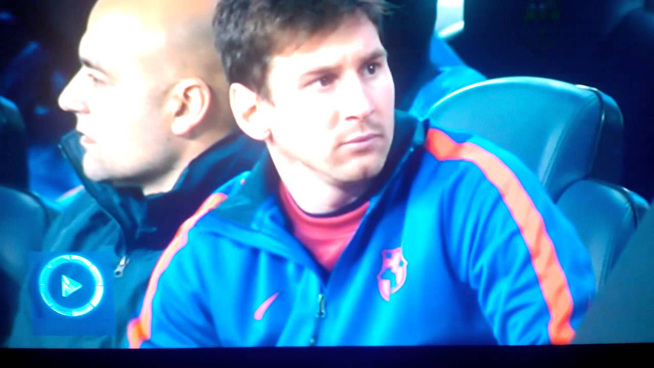 Messi warming up on the bench - YouTube