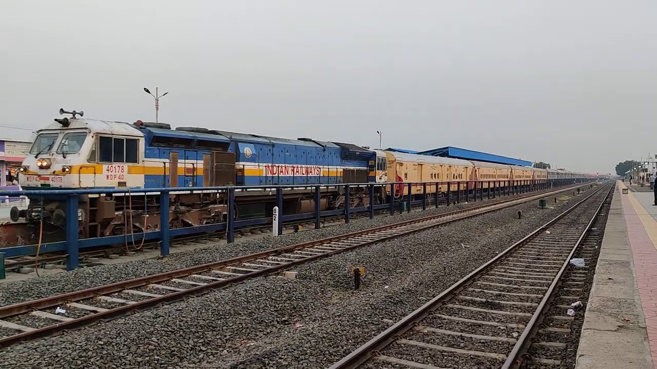 22955 BDTS - BHUJ Kutch Express Entering Gandhidham Junction Railway ...